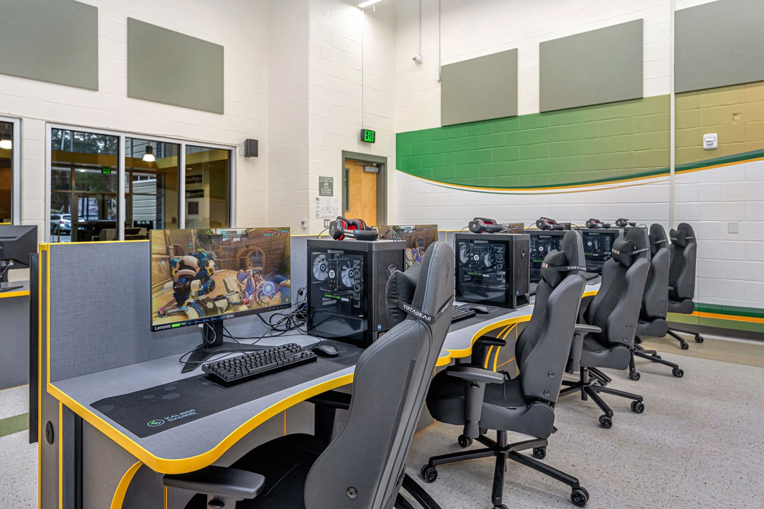 Summerville High School Esports Arena | Gallery | mediatechnologies