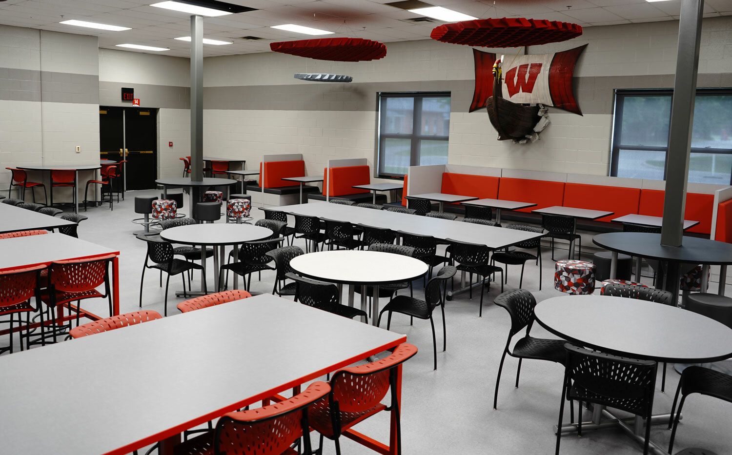 Ealy Upper Elementary Cafeteria | Gallery | mediatechnologies