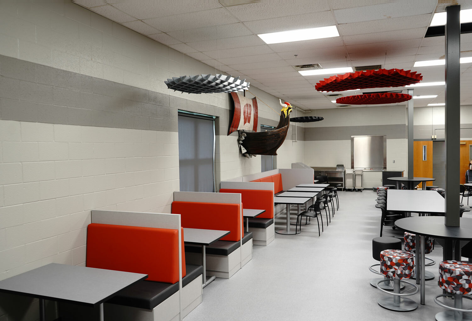 Ealy Upper Elementary Cafeteria | Gallery | mediatechnologies