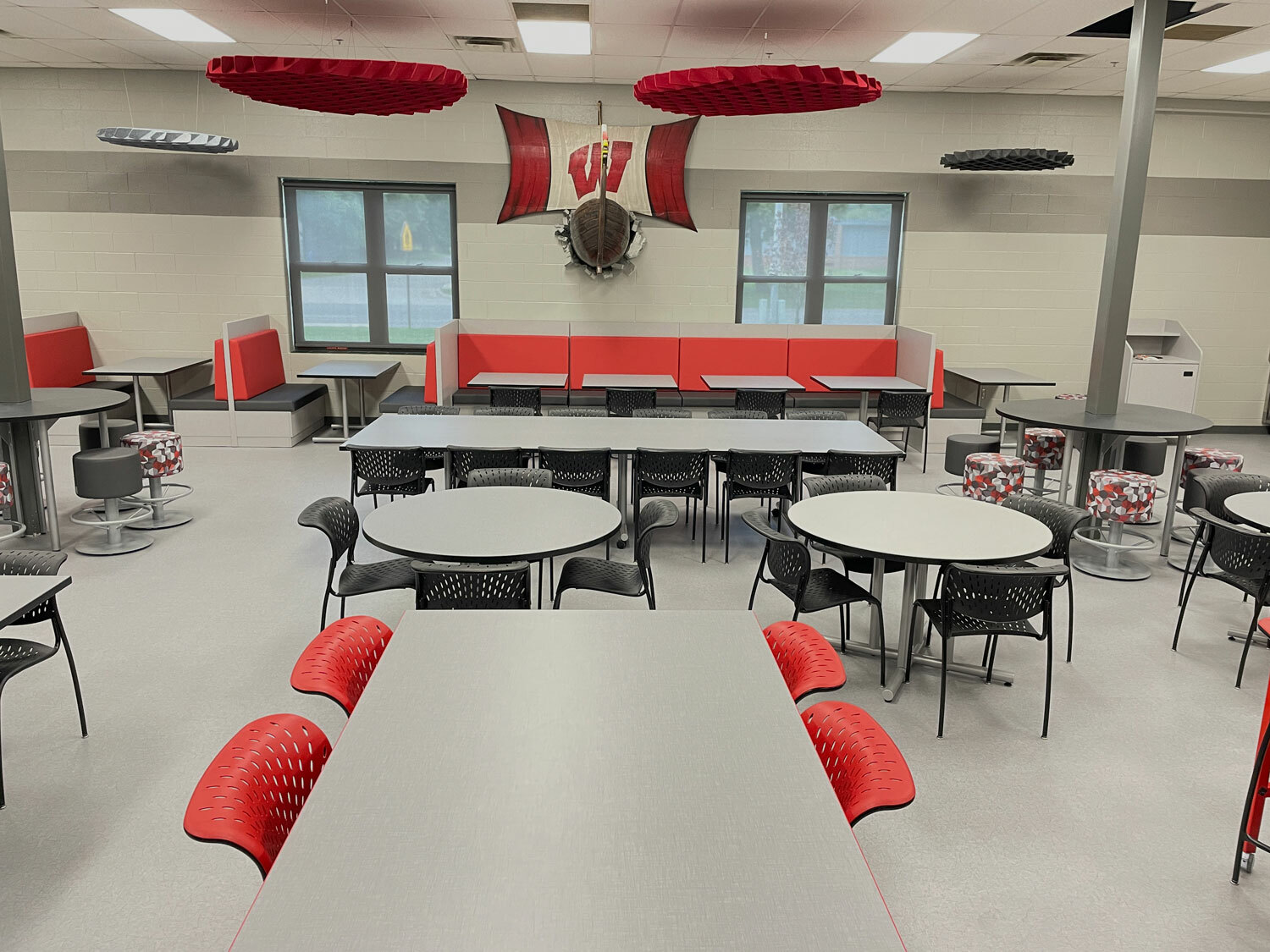 Ealy Upper Elementary Cafeteria | Gallery | mediatechnologies