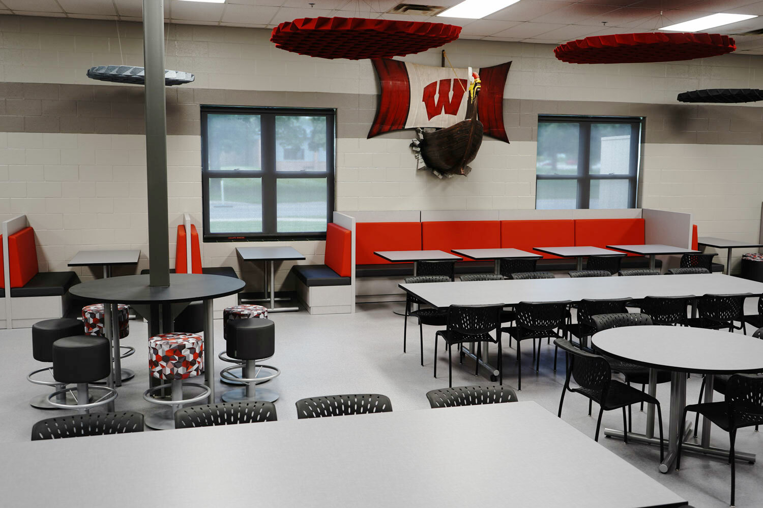Ealy Upper Elementary Cafeteria | Gallery | mediatechnologies